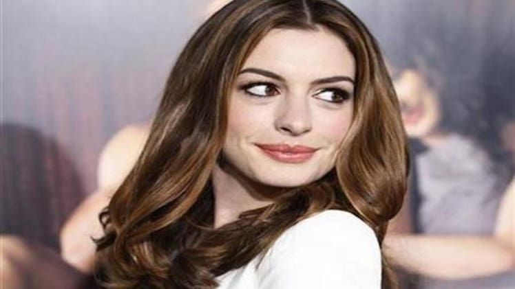 Anne Hathaway Height, Age, Boyfriend, Husband, Wiki, Net Worth, Family ...